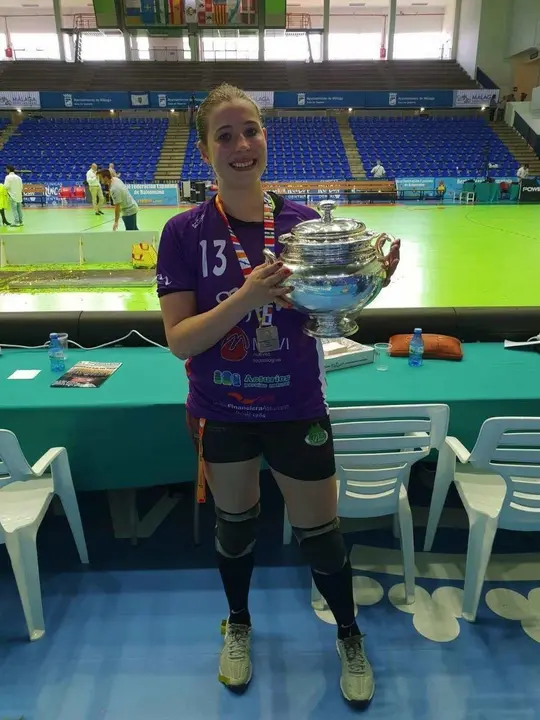 La cántabra Leticia Cobo, campeona de la Copa de la Reina de Balonmano